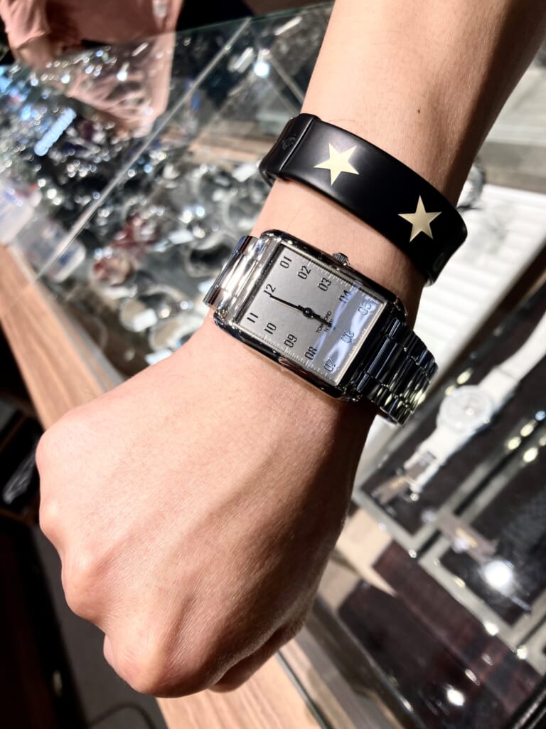 いつもおしゃれなM様に、 トムフォードN.001 POLISHED SS CASE CHROME DIAL をご試着頂きました！！ | ブランド腕時計の正規販売店 A.M.I